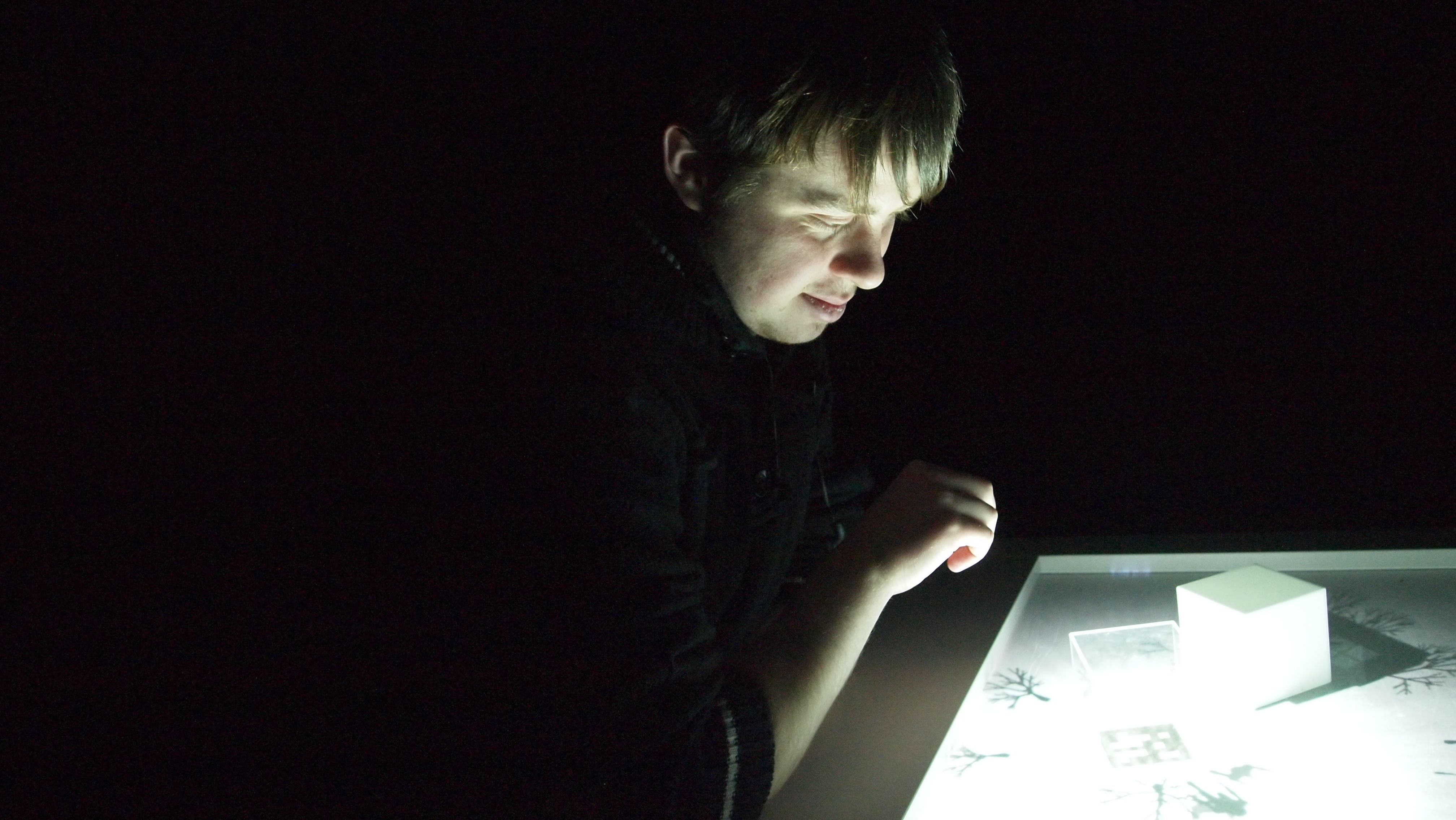 Augmented Shadow - Joon Moon 문준용 portfolio