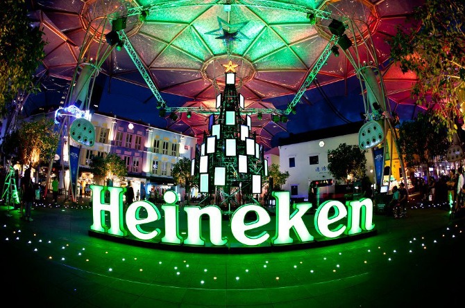 heineken social xmas tree - steven jodistiro / art director