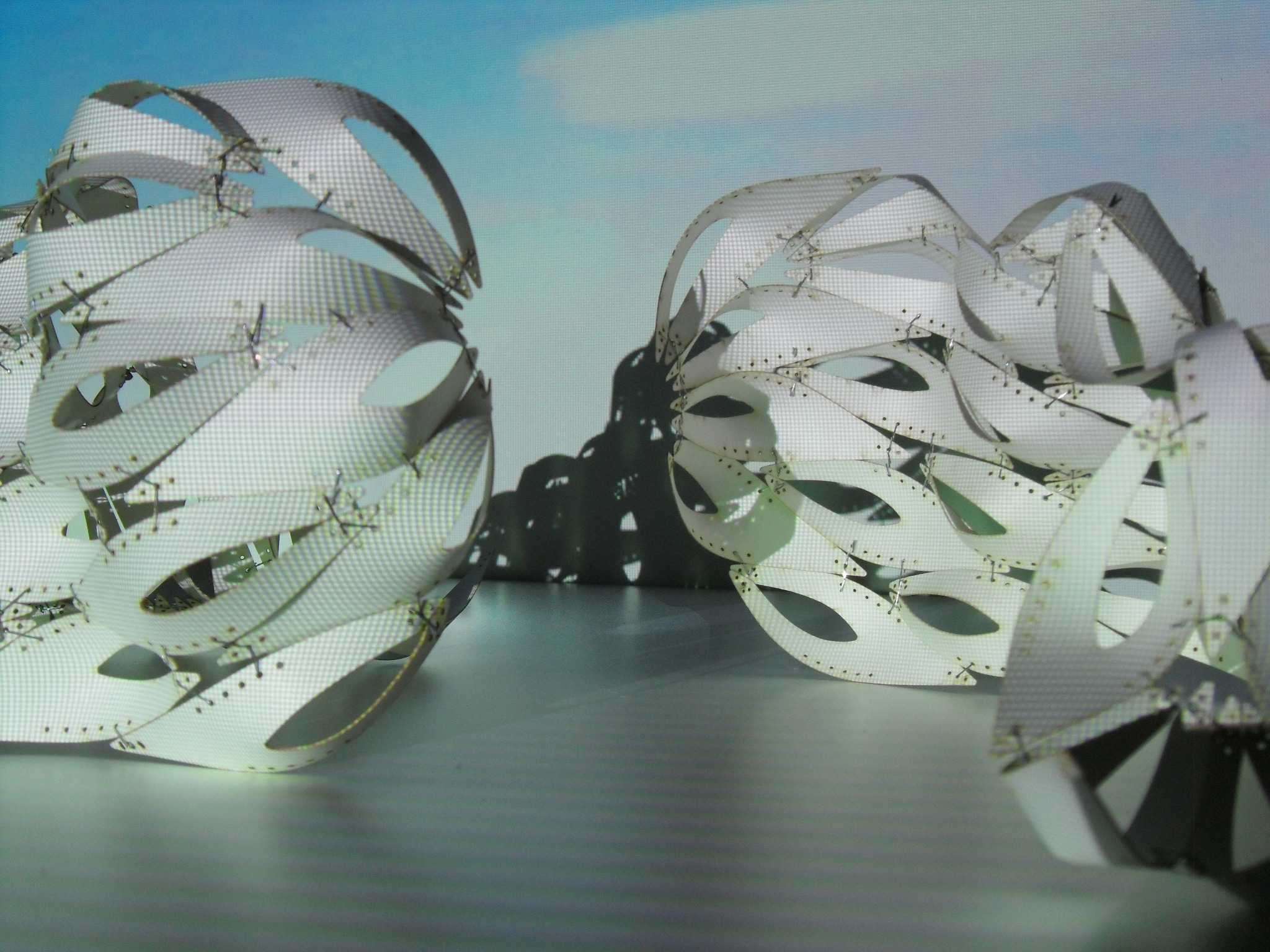 Twins - Lawrence Lek 陆明龙