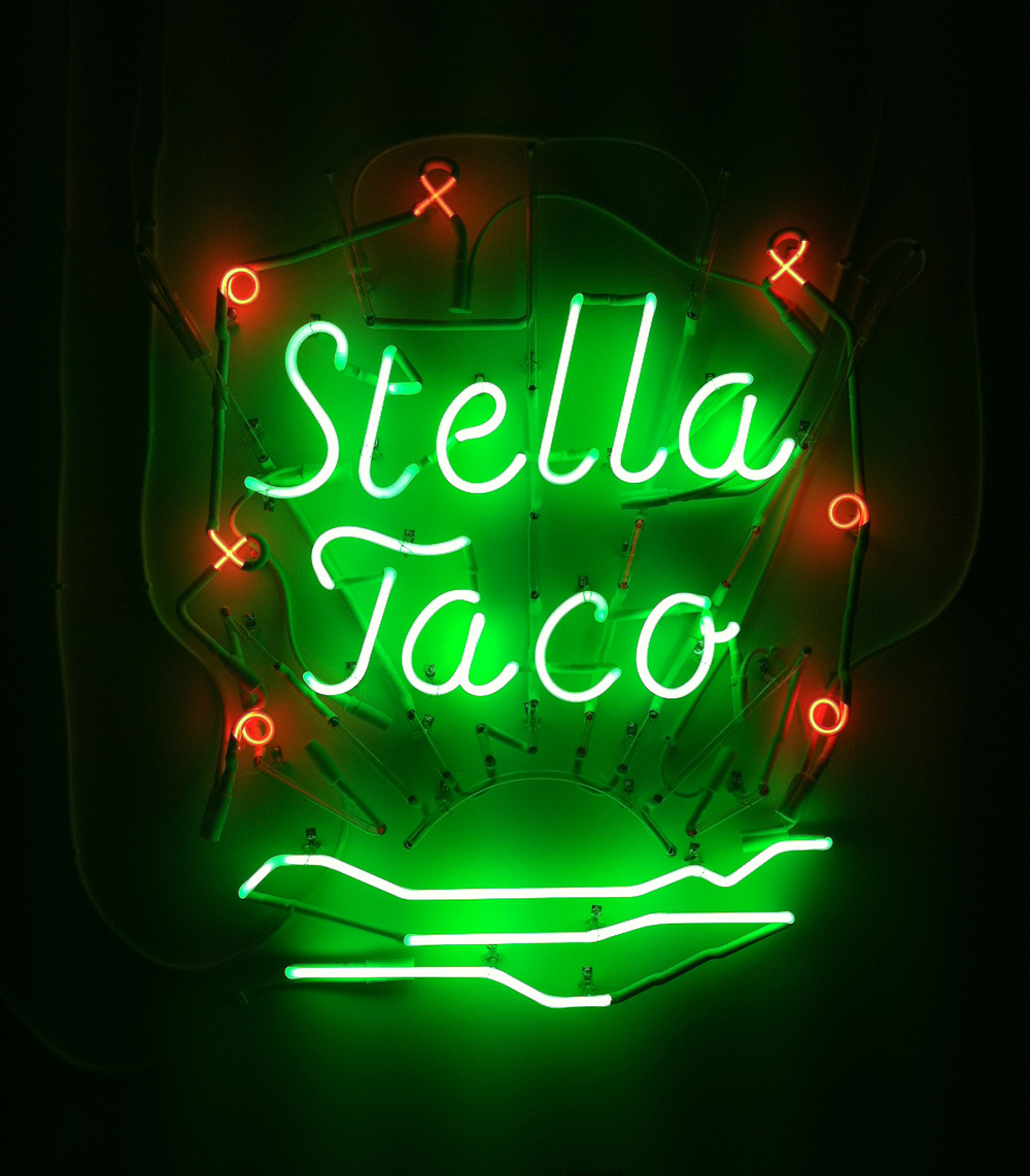 NEON - the tiny spoon