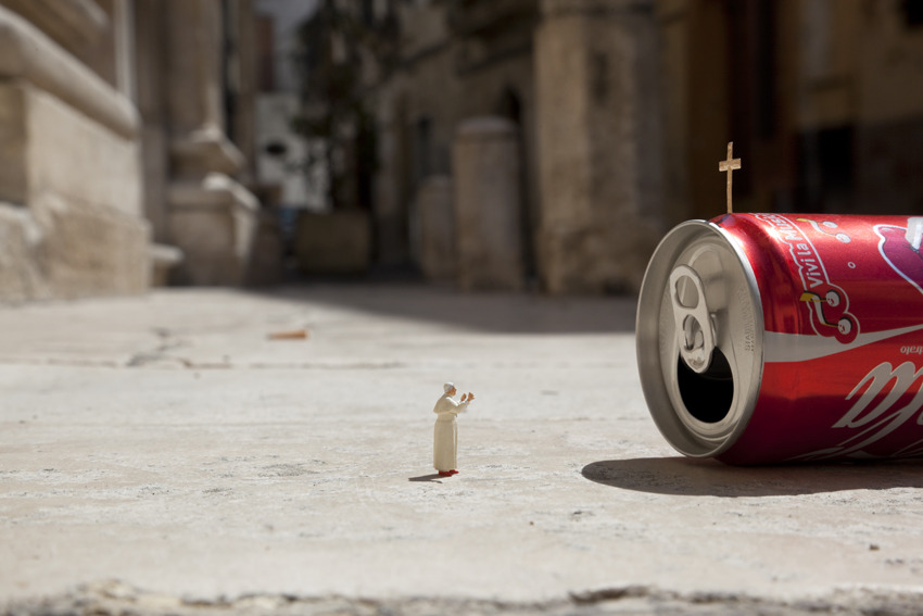 Slinkachu in Italy + London - unurth | street art