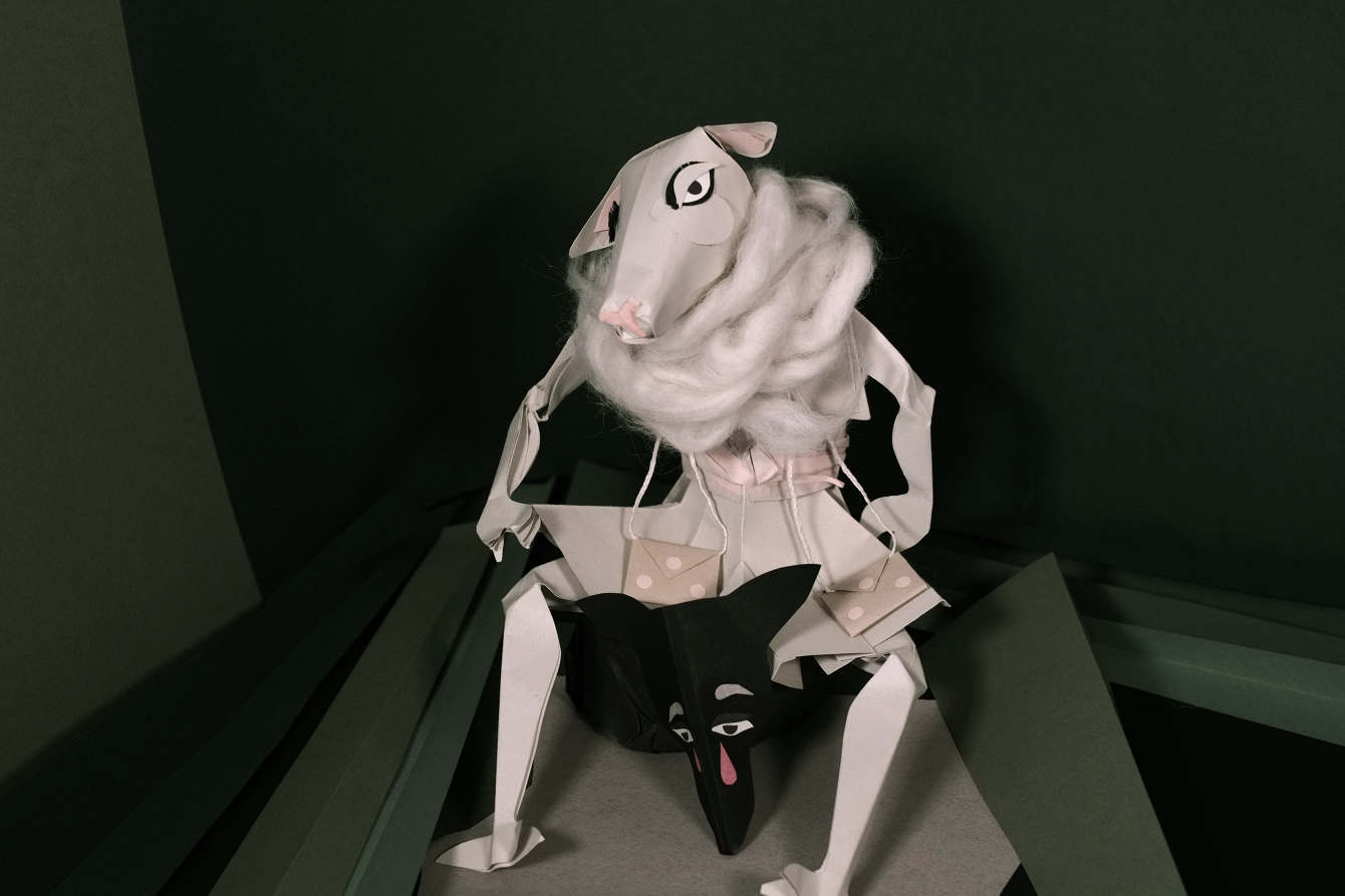 The Wolf & His Victims - Rada Lewis