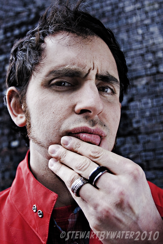 classify british tv presenter Jonny Smith - Italic Roots