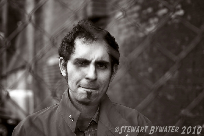 classify british tv presenter Jonny Smith - Italic Roots