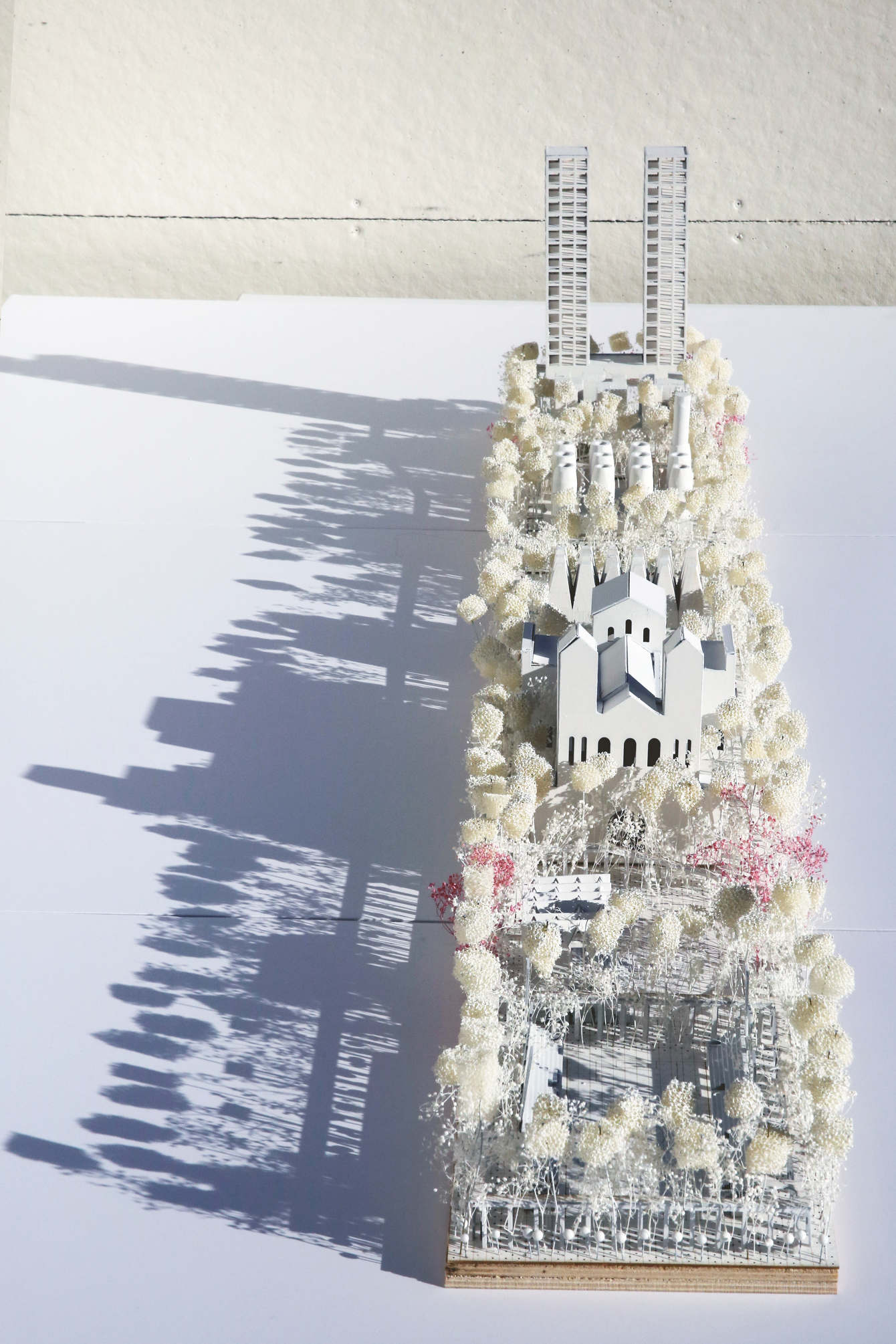 superstudio continuous monument