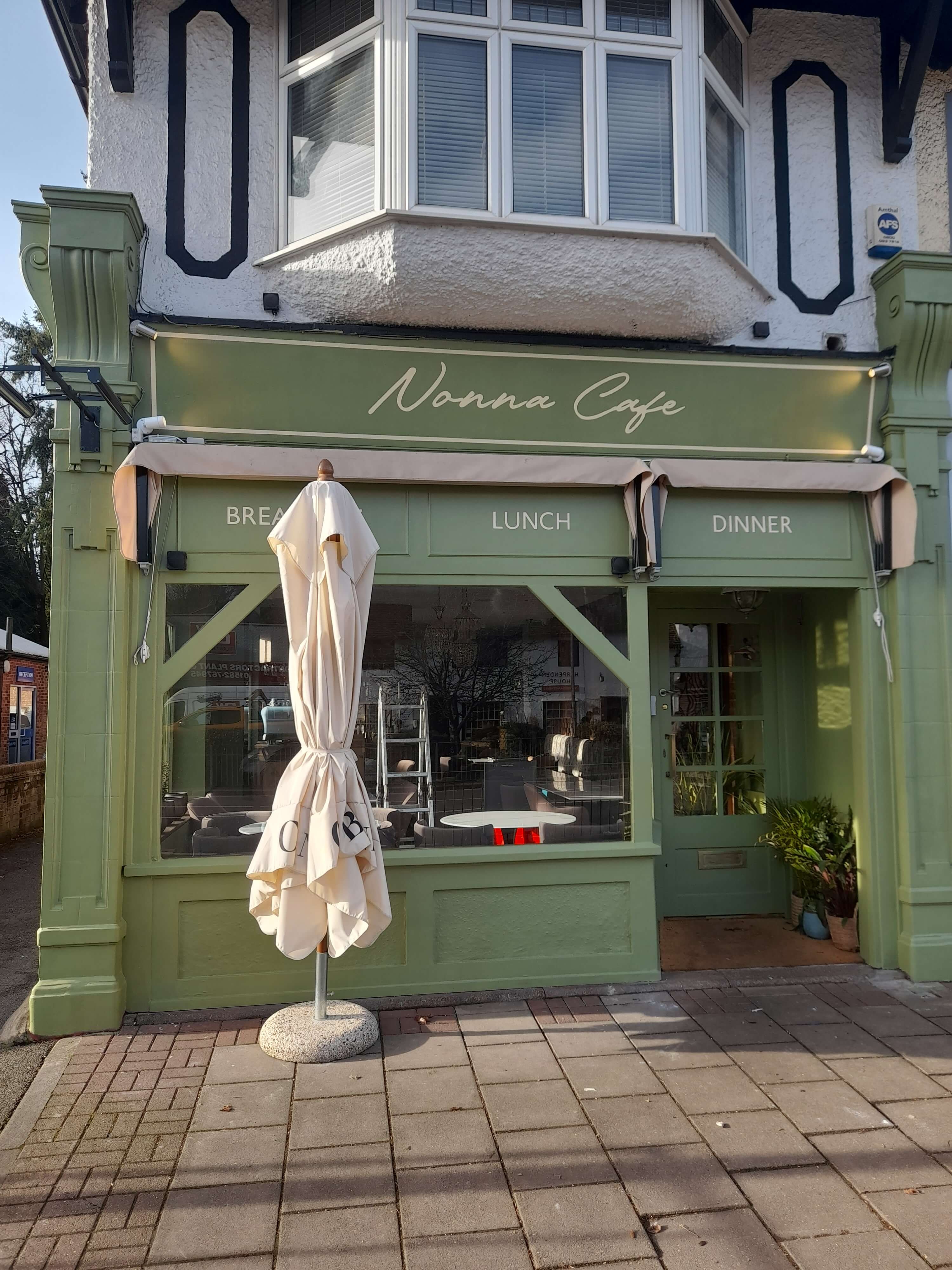 Nonnas Cafe - Morley Signs