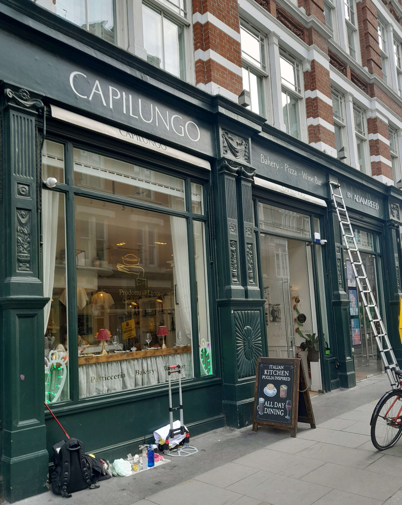 Capilungo - Covent Garden - Morley Signs