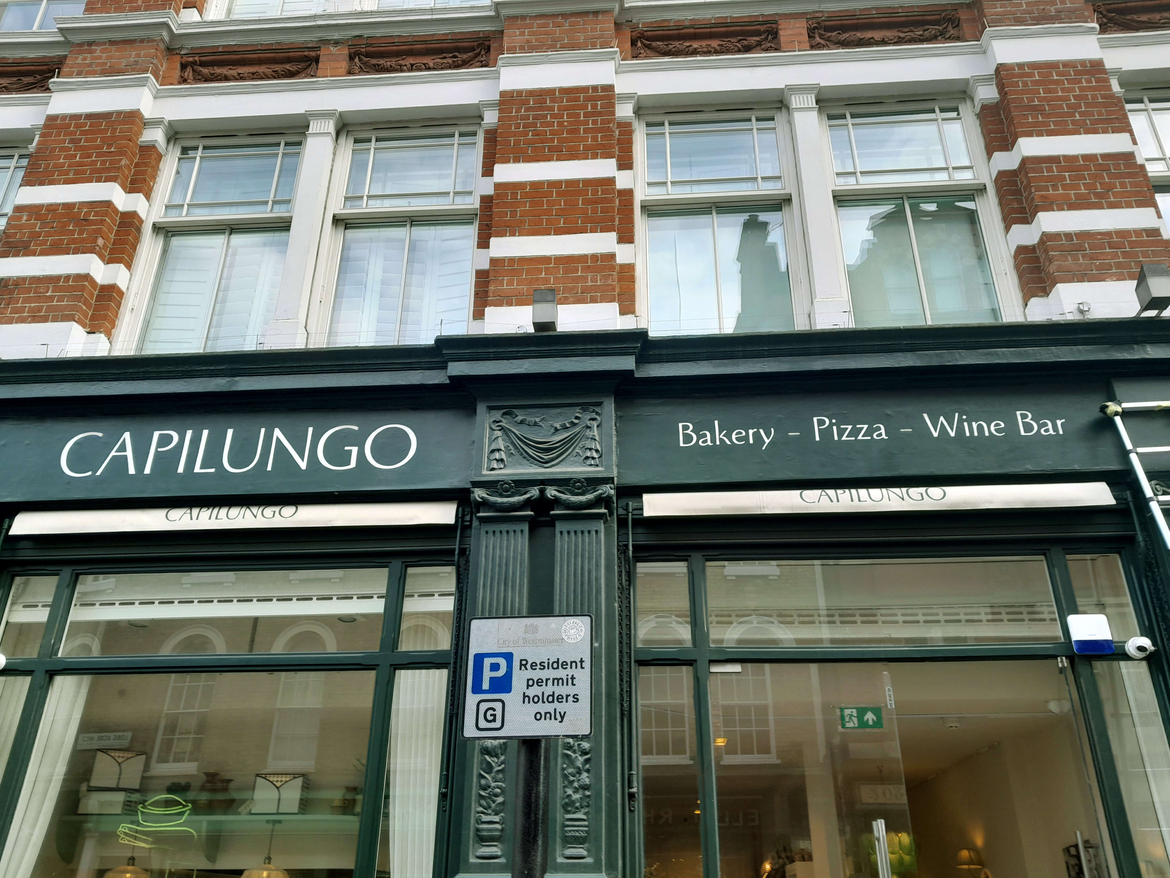 Capilungo - Covent Garden - Morley Signs
