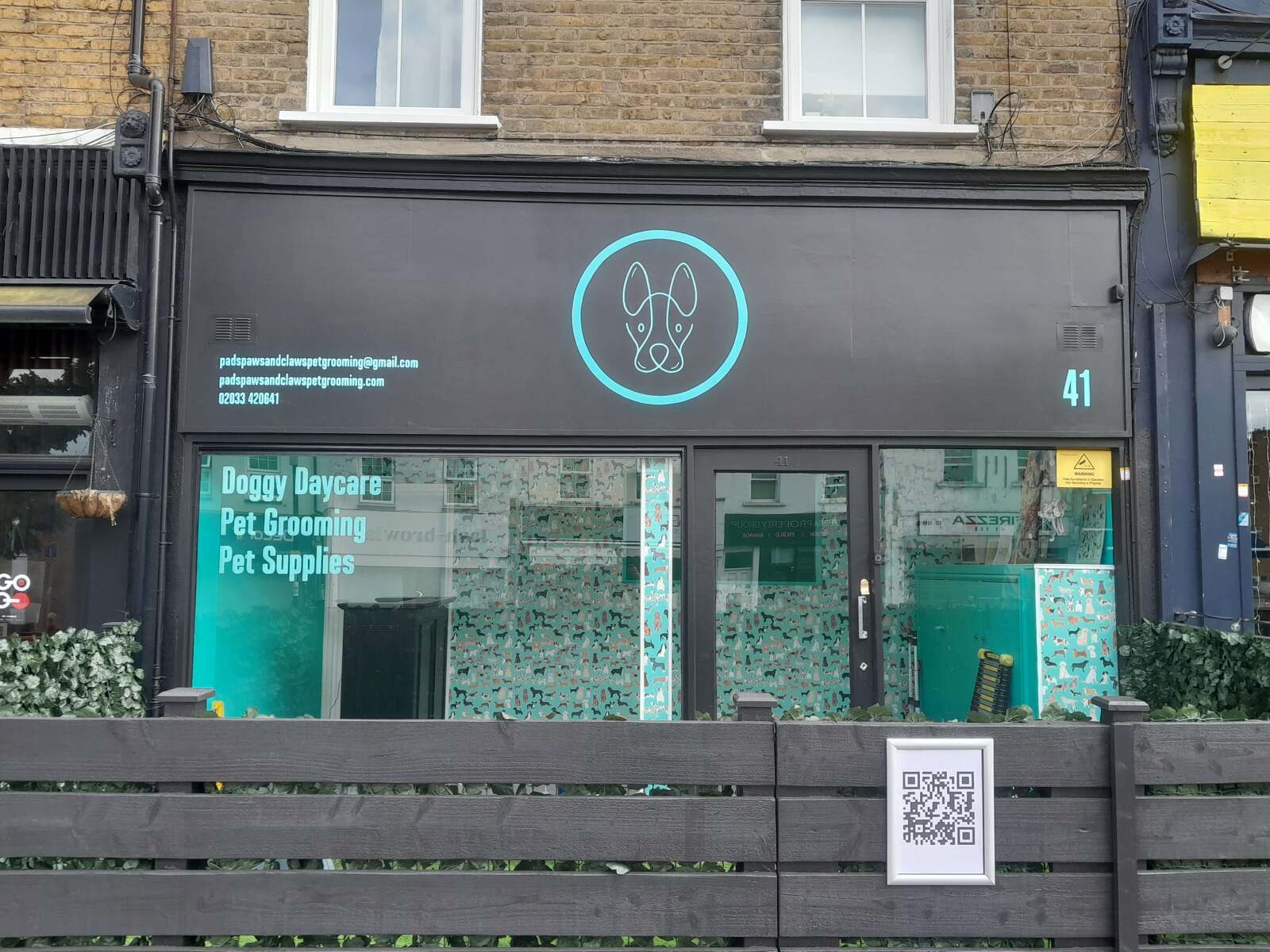 Pads Paws And Claws - Morley Signs