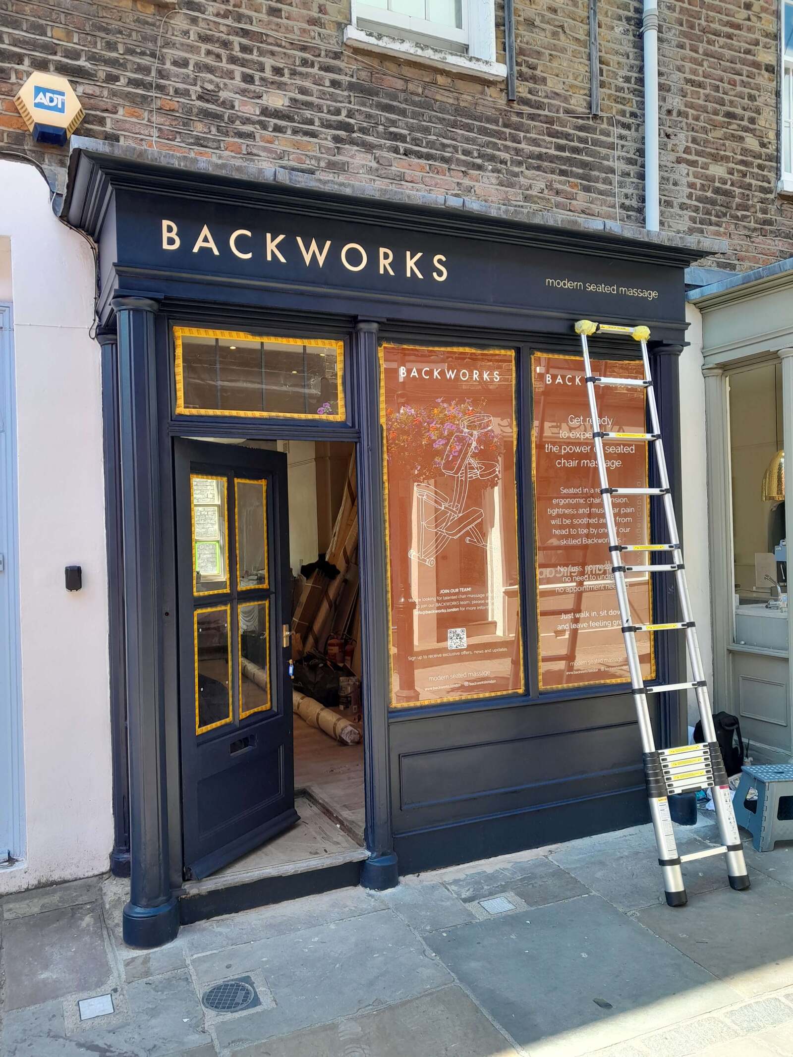 Backworks - Camden Passage - Morley Signs