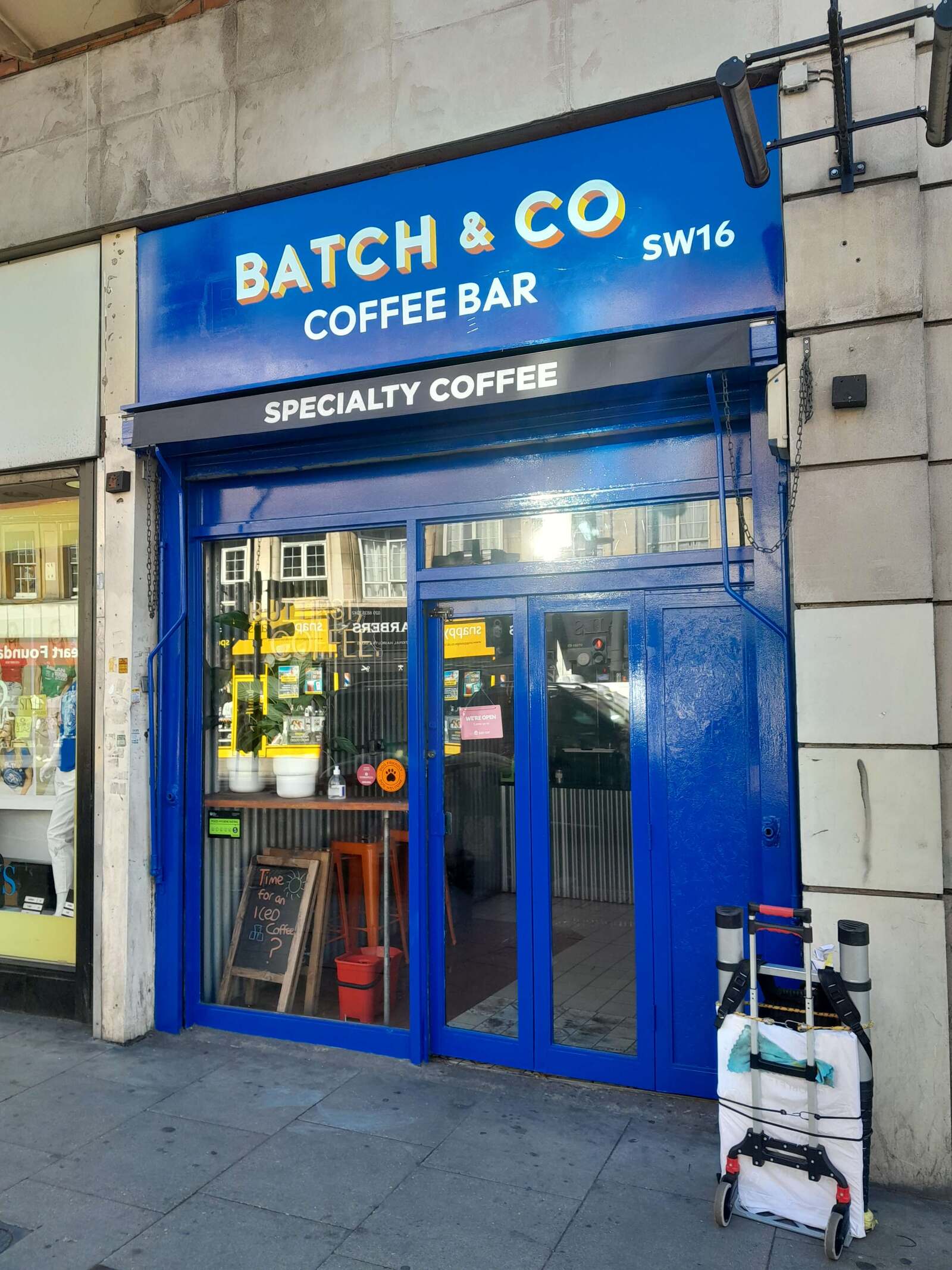 Batch & Co - SW16 - Morley Signs