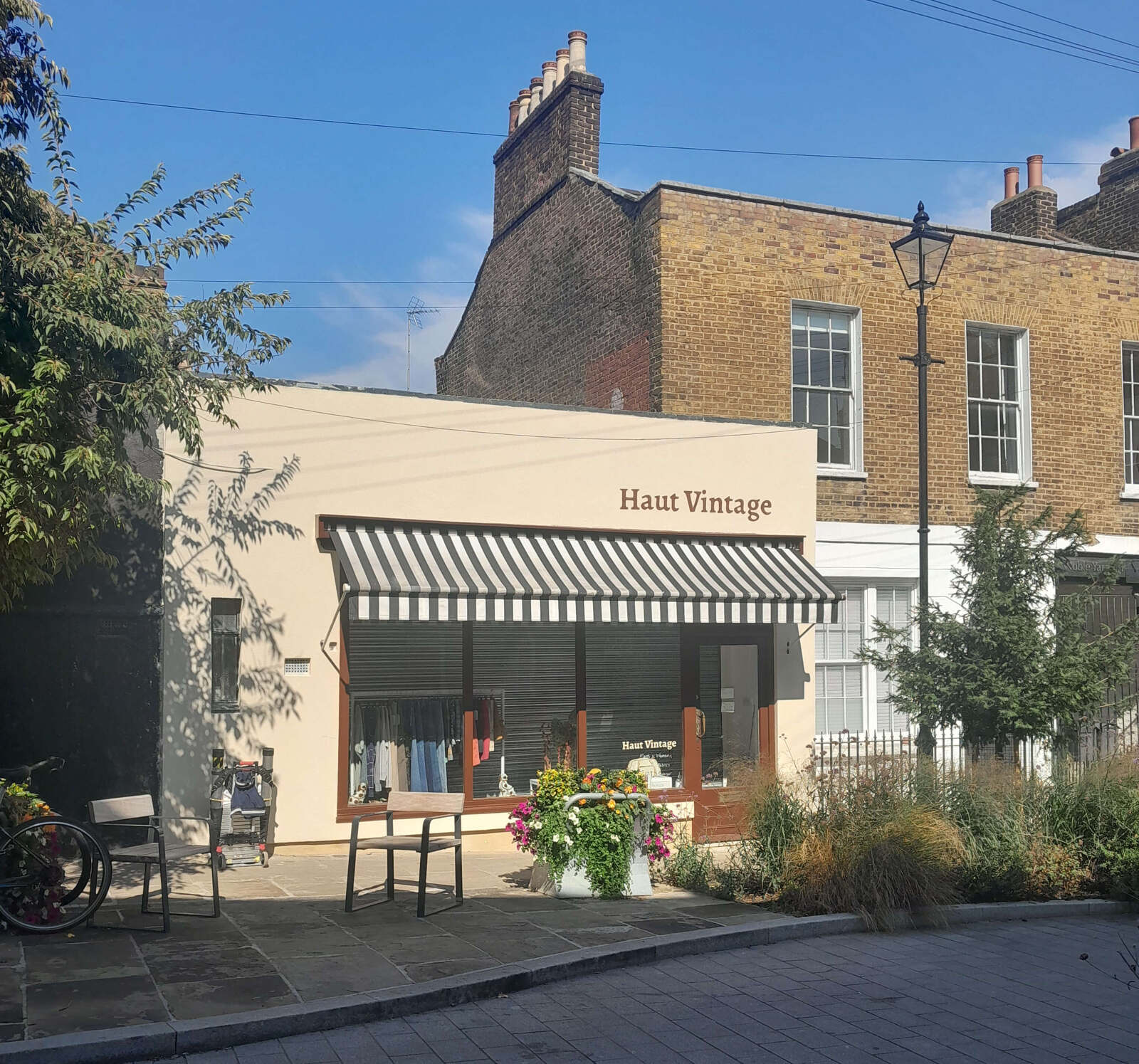 Haut Vintage - Camden Passage - Morley Signs