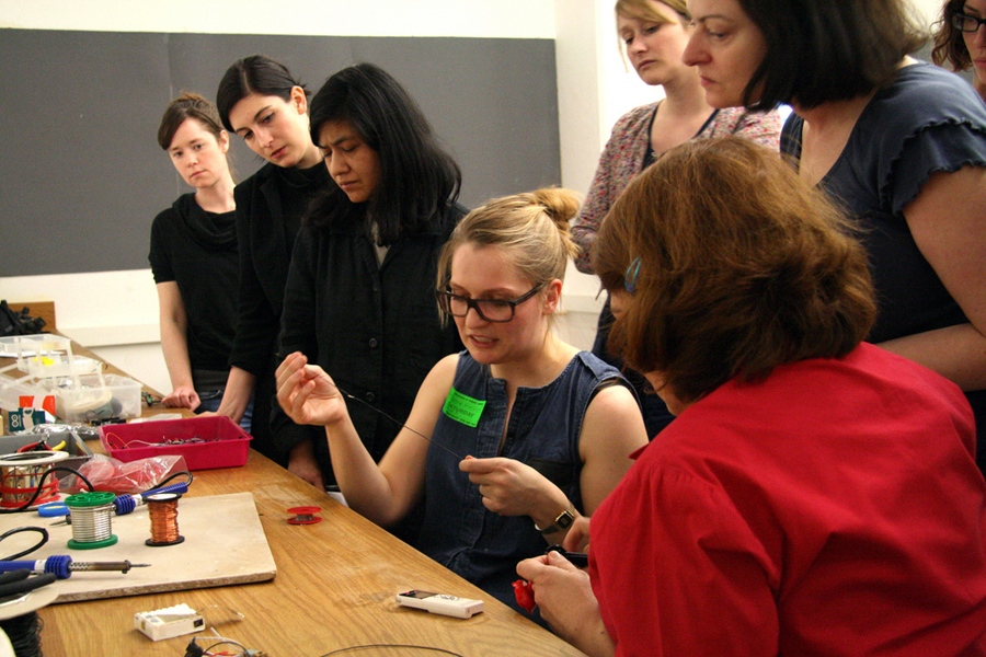 the shivering teacup workshop - katrinbaumgarten