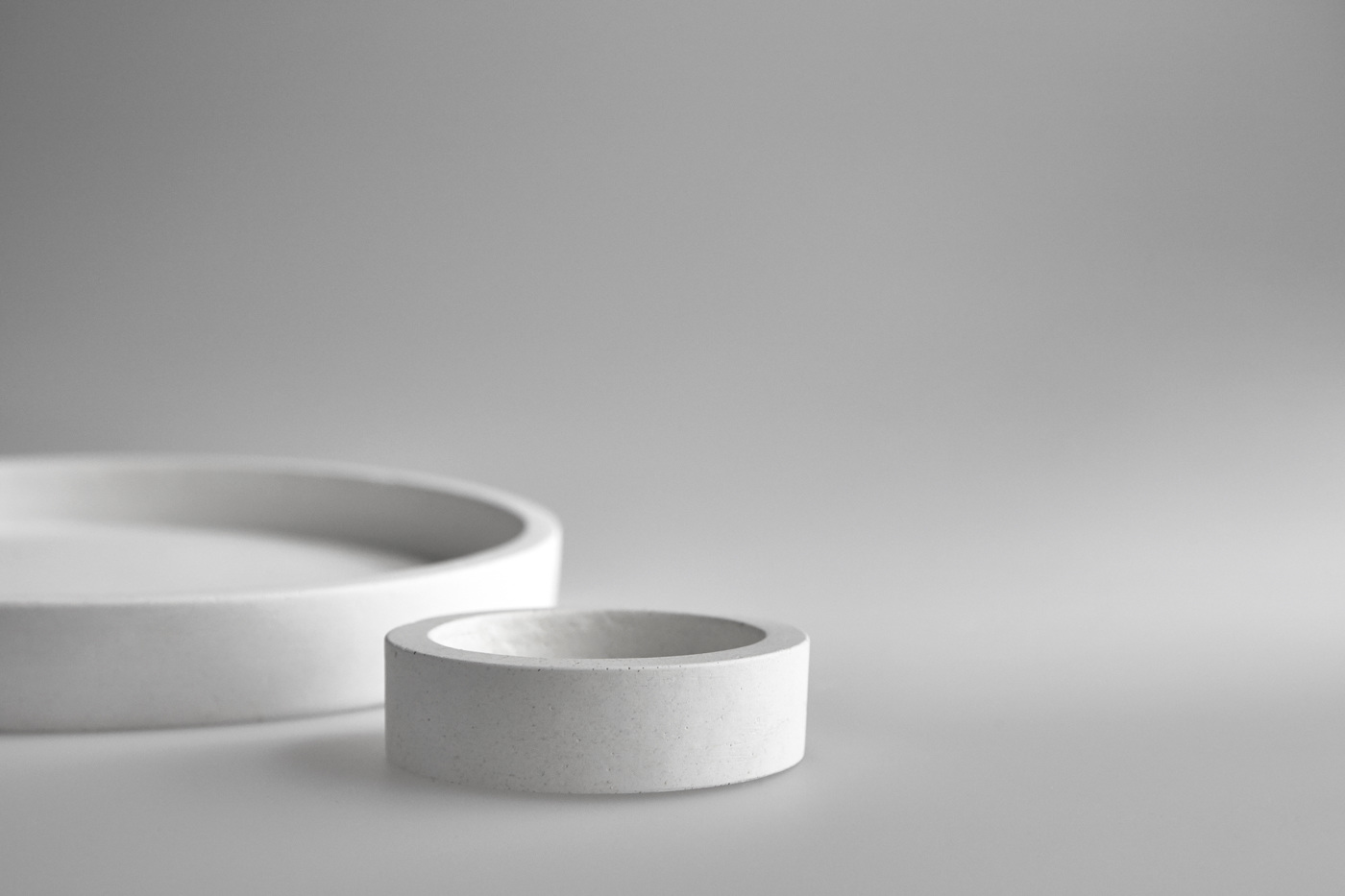 White Small Round Concrete Container - studiokyss