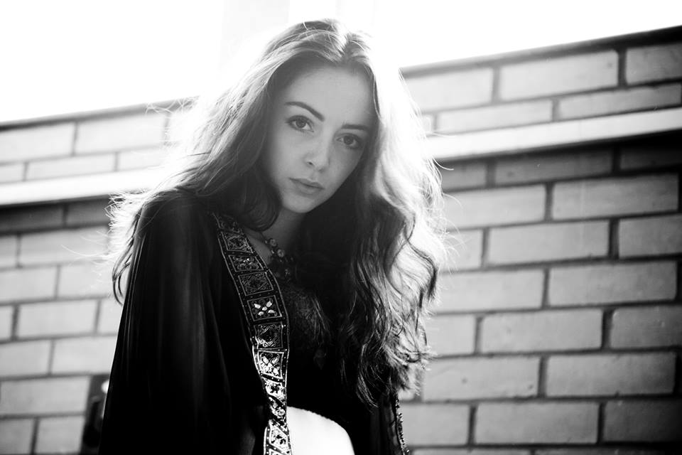 Discovery: Eva Stone - Daisy Digital