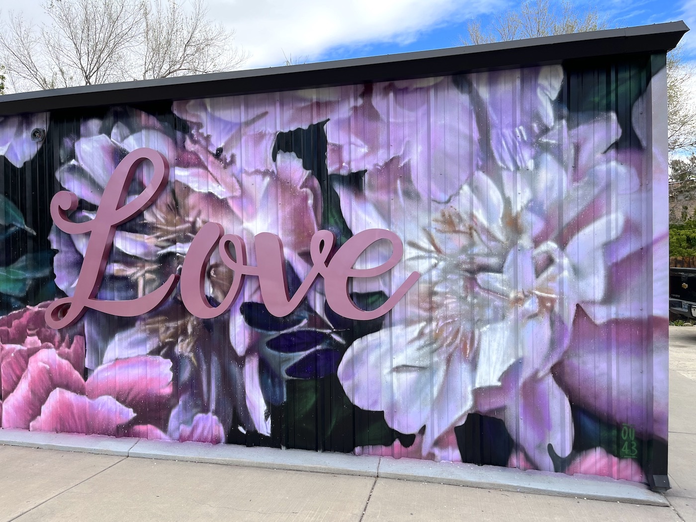 Love Pool - OverUnder