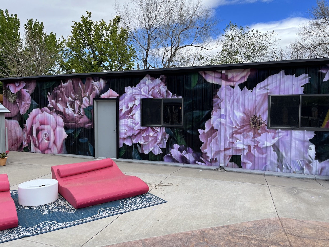 Love Pool - OverUnder