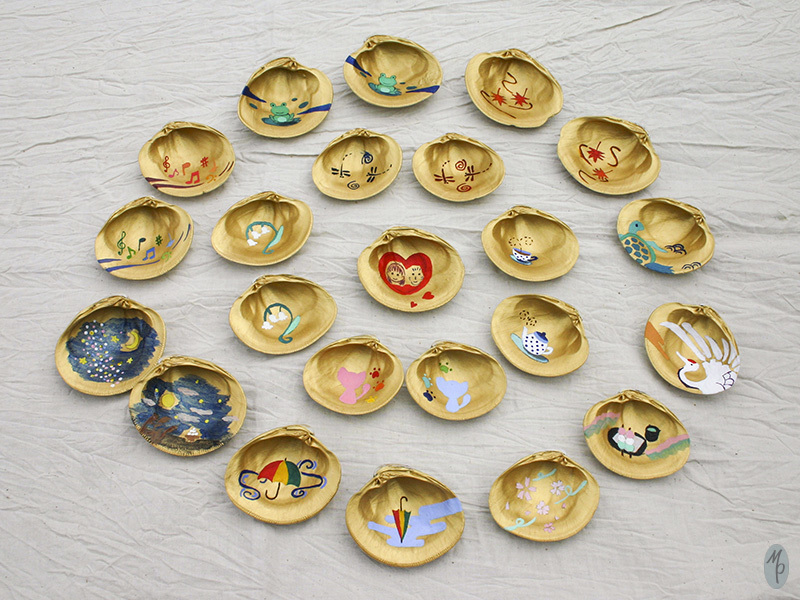 貝覆い (Clam shell matching game) - Mariko Perry