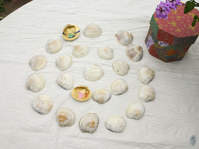 貝覆い (Clam shell matching game) - Mariko Perry