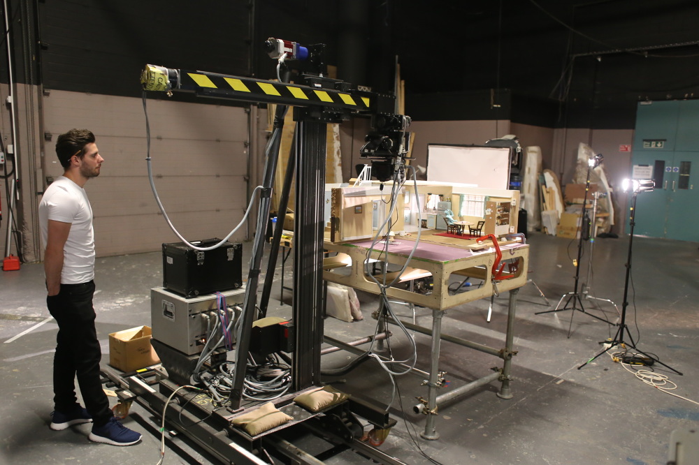 THE ALAN DIMENSION - CLINCH