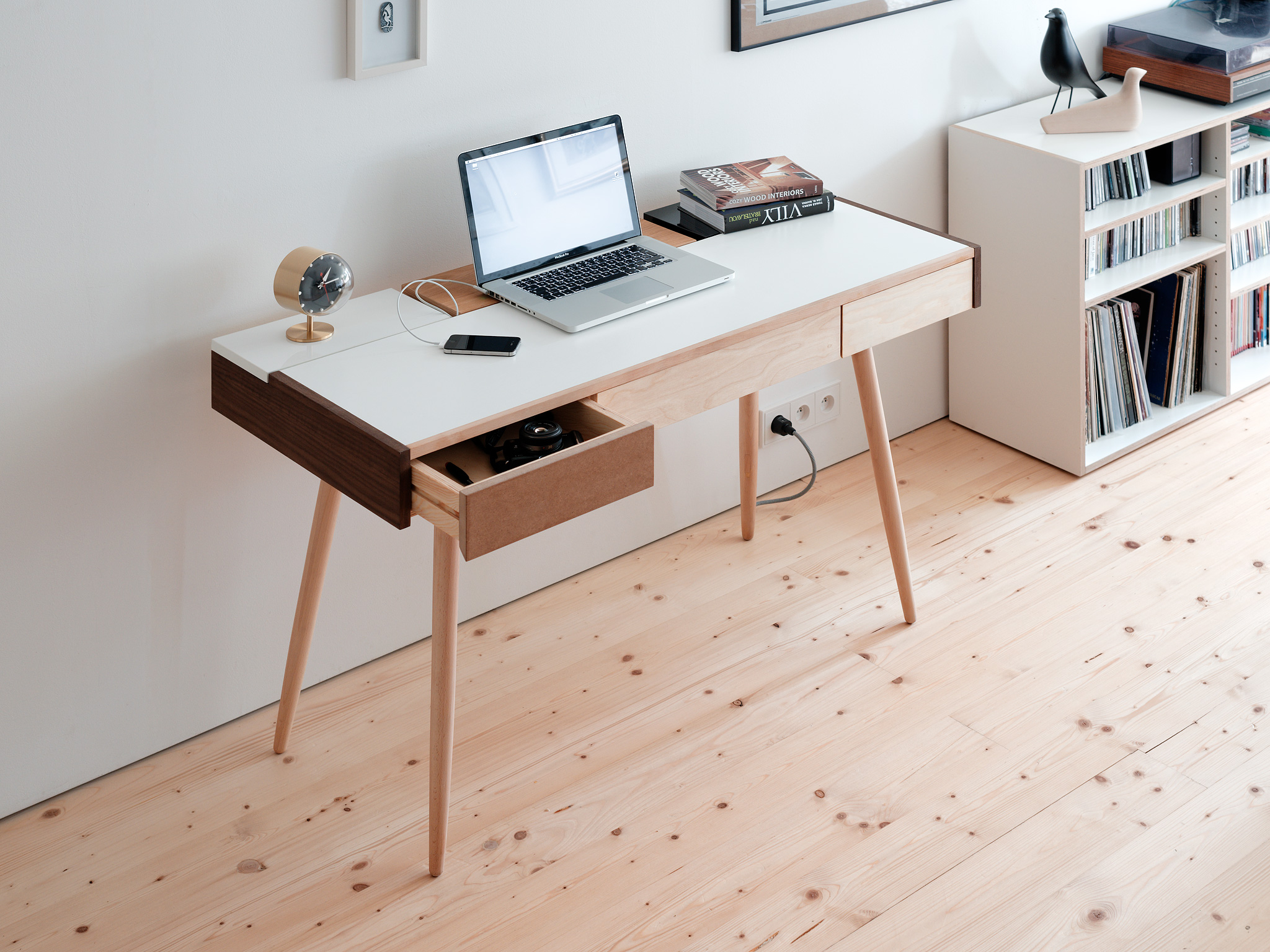 Random Desk - JRKVC