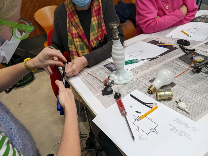 Repair Hub Workshop - Simone Schiefer