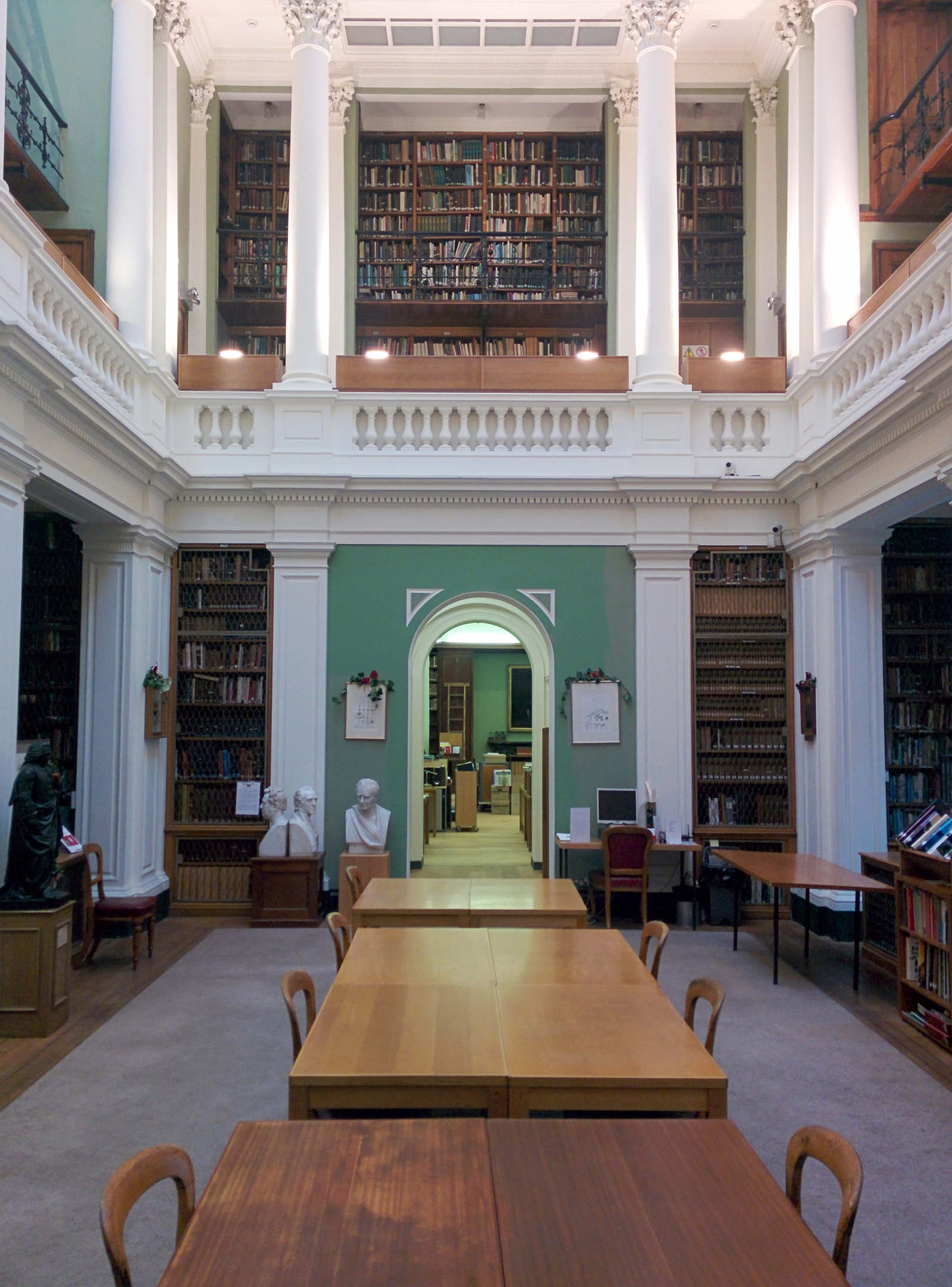 Linnean Society of London Library - All the Libraries in London