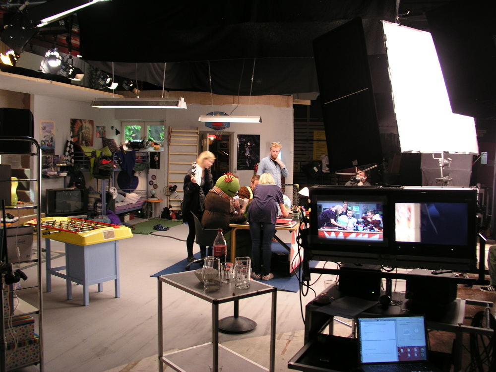 ADRIAN & BENDIX - SAELAN