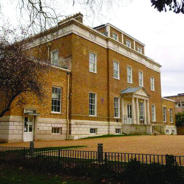 Manor House Library - Beth Lardner Portfolio