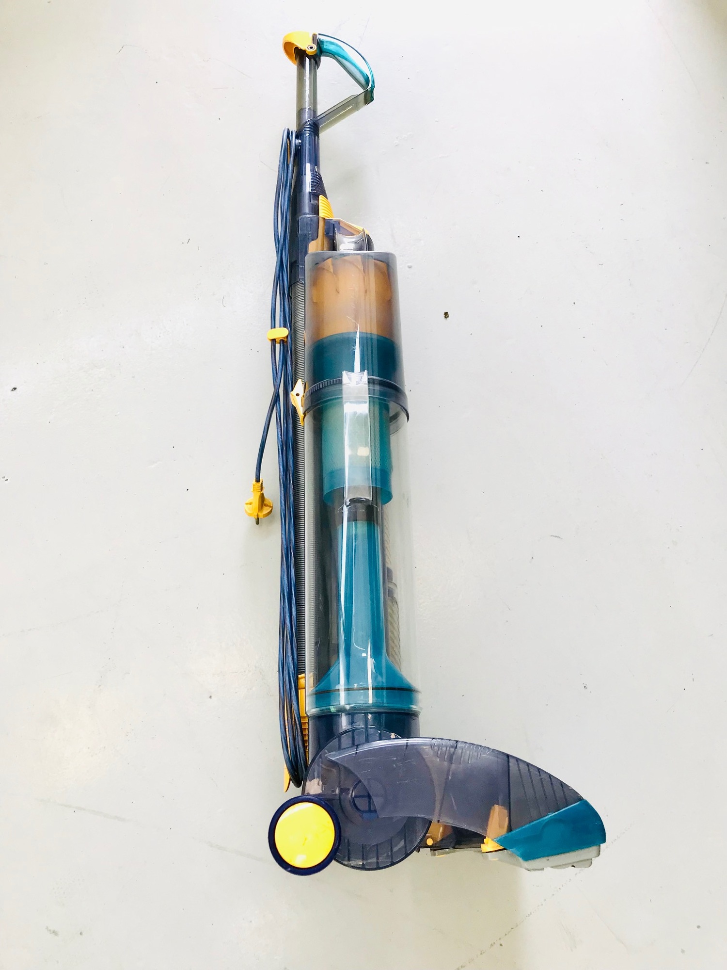 Dyson Upright Vacuum Cleaner, Model DC03 - www.wow.gallery