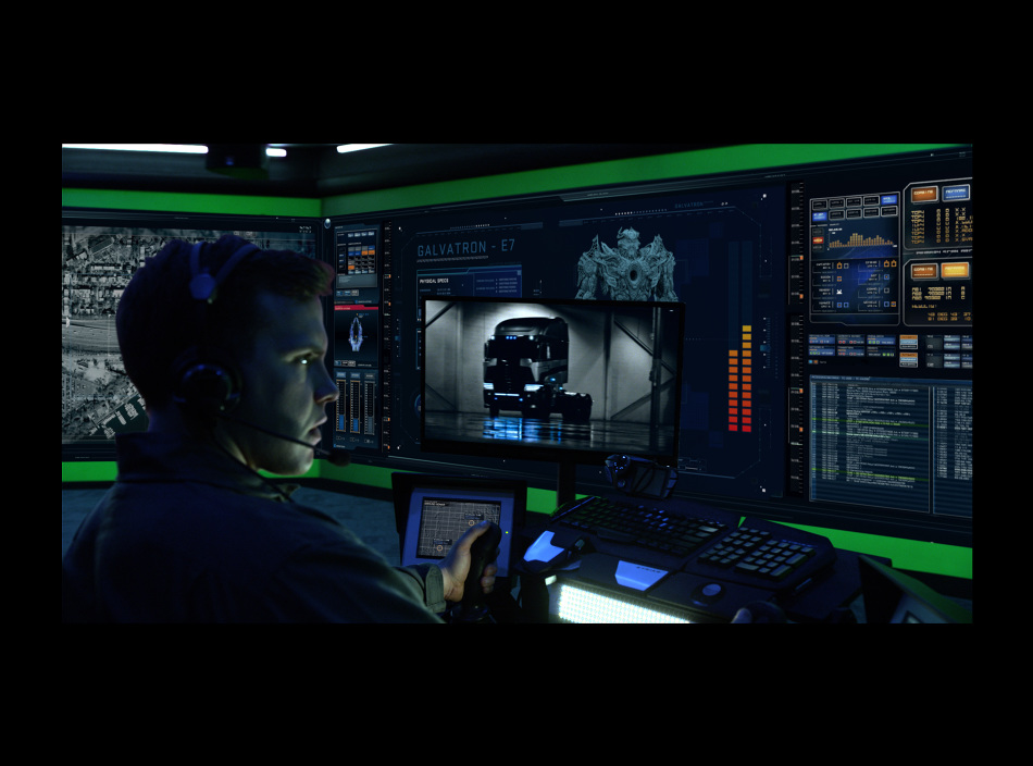 TRANSFORMERS 4 UI - Kaya Thomas