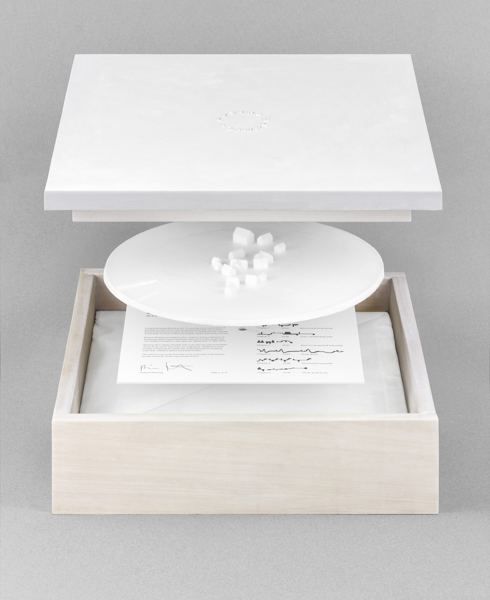 Vujj – Identity - Michael Thorsby - Art Direction - Paris 3eme