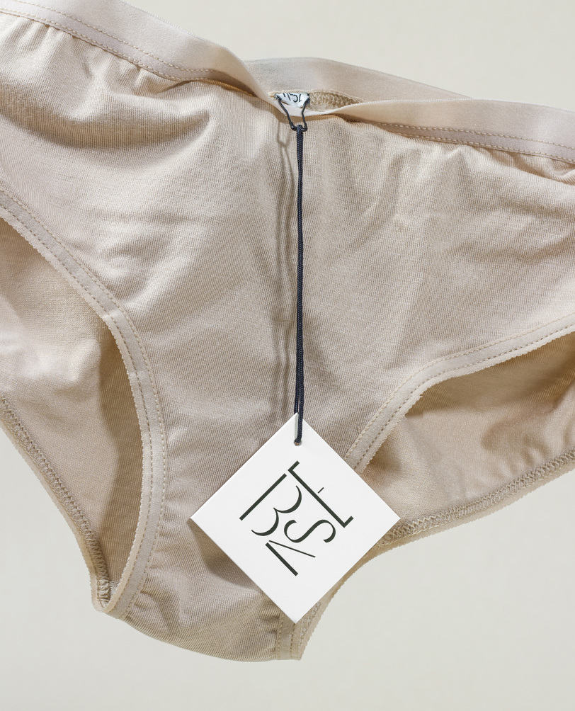 Vujj – Identity - Michael Thorsby - Art Direction - Paris 3eme