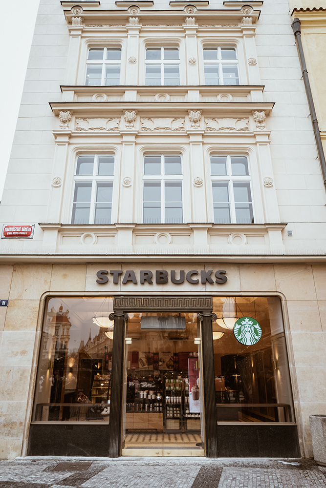 STARBUCKS THE CLOCK PRAGUE - rvdcreative | brand environment design