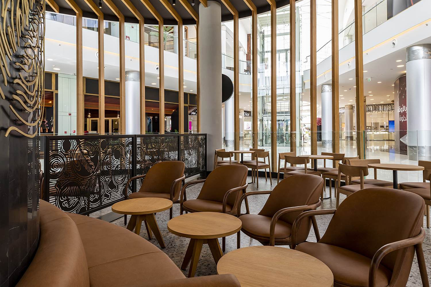 STARBUCKS / RIYADH PARK MALL - rvdcreative | brand environment design