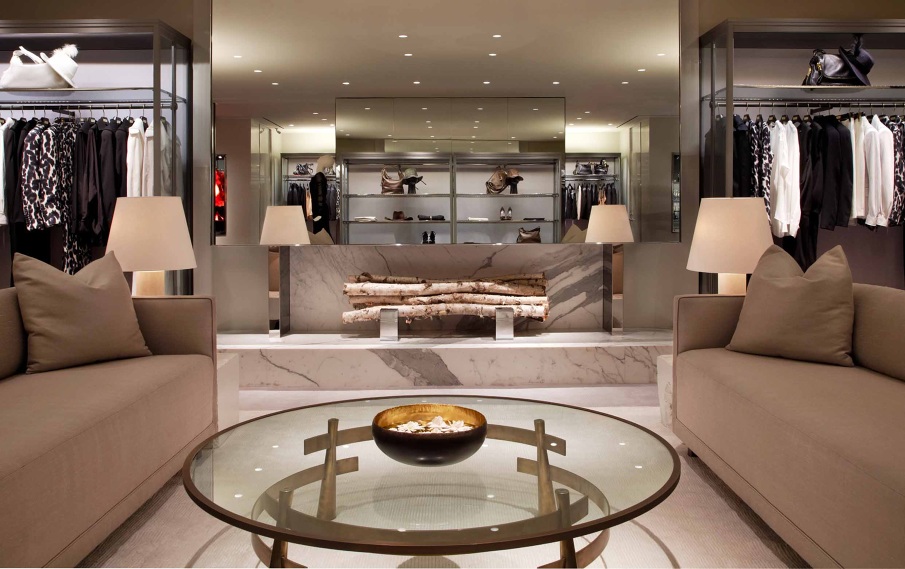 TOM FORD RETAIL - AARON LESHTZ