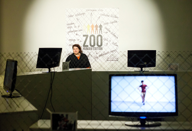 Zoo: Human edition - Valerie Wolf Gang / video installation portolio