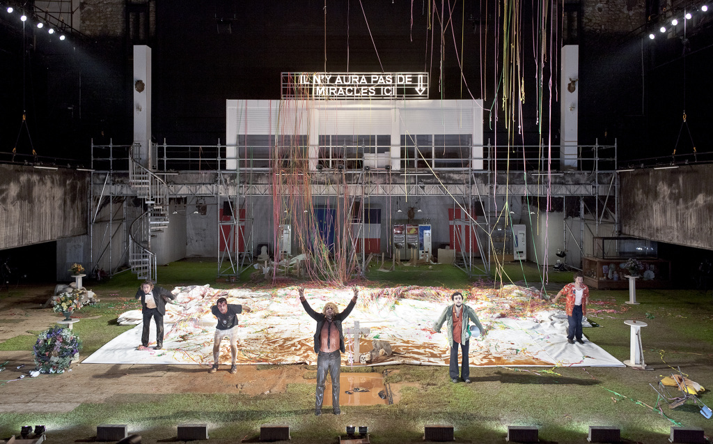 THEATRE AS LANDSCAPE - THEATER AS LANDSCAPE