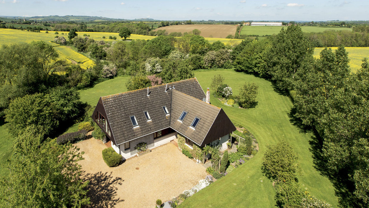 Whitehouse Farm - Robert Wood