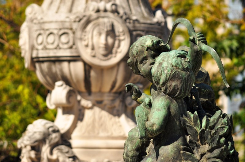 Plates, Sculptures, Statues, and Paintings - Worldwide Photography
