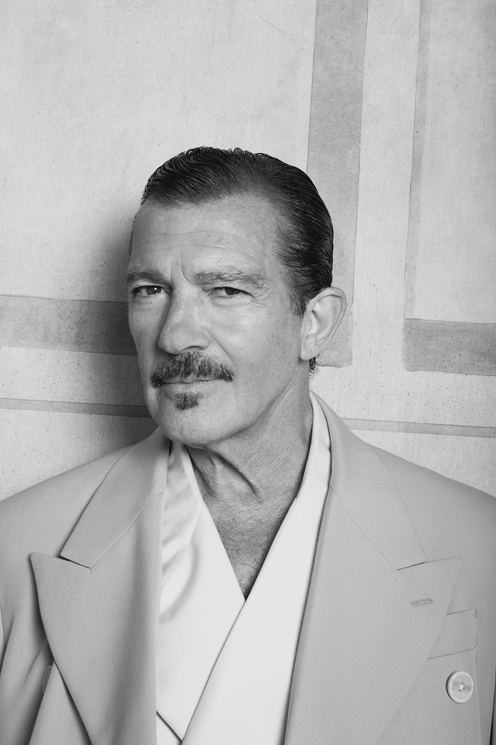 ANTONIO BANDERAS ESQUIRE - SOLA