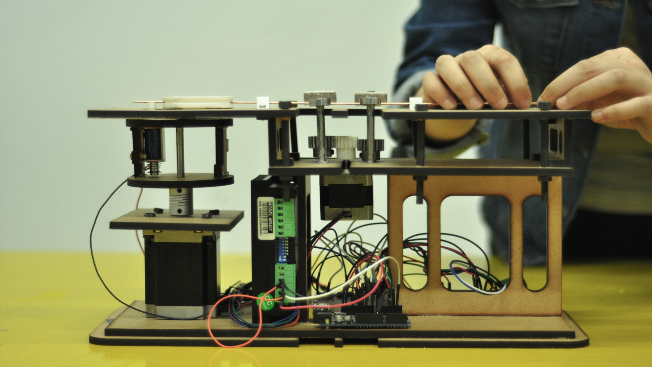 Wire Bending Machine - DONGHWI KIM