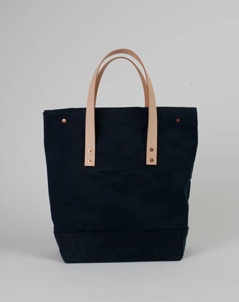 03. Fold-over tote - OUTPOST
