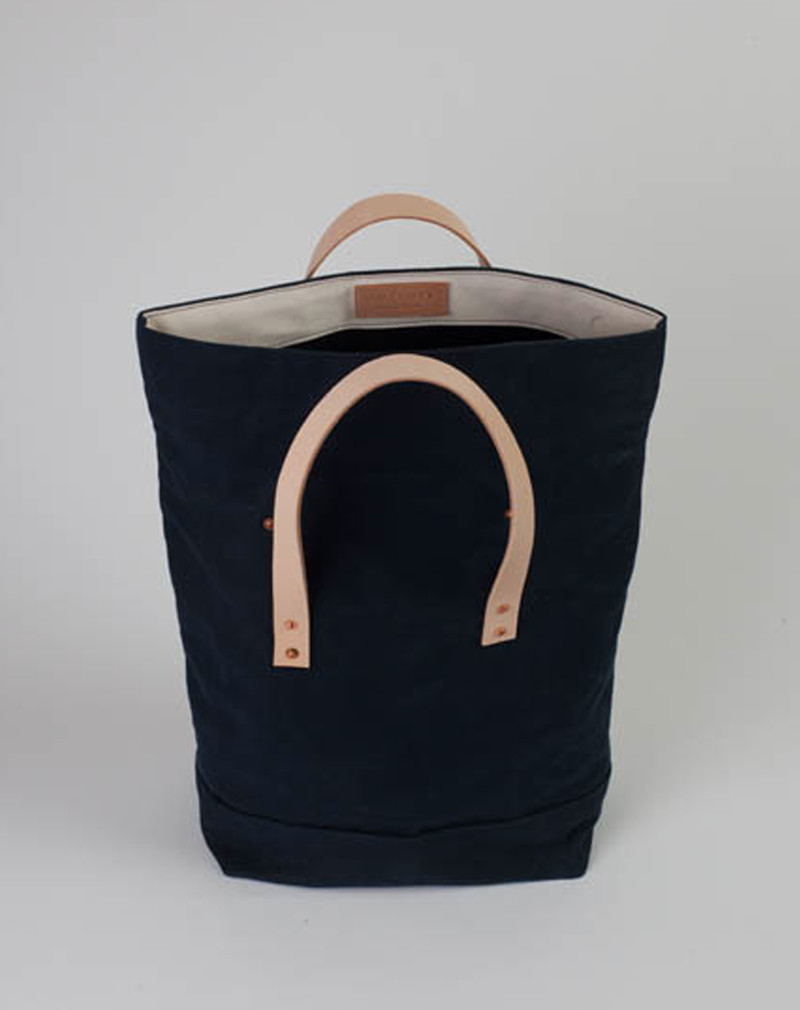 03. Fold-over tote - OUTPOST