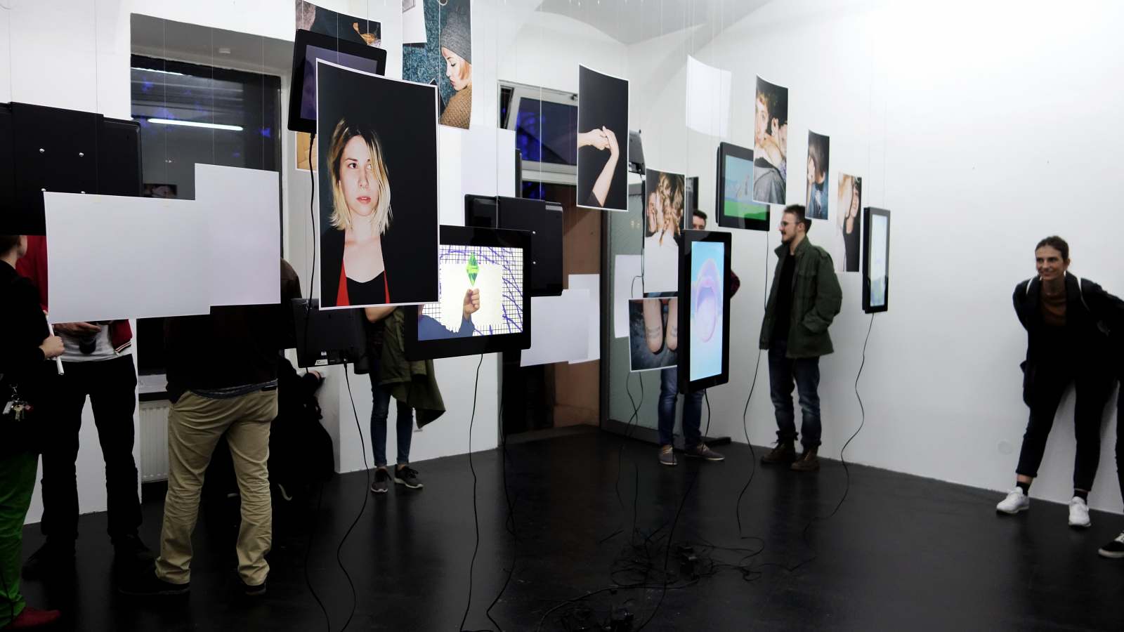 party particles - Isabella Auer