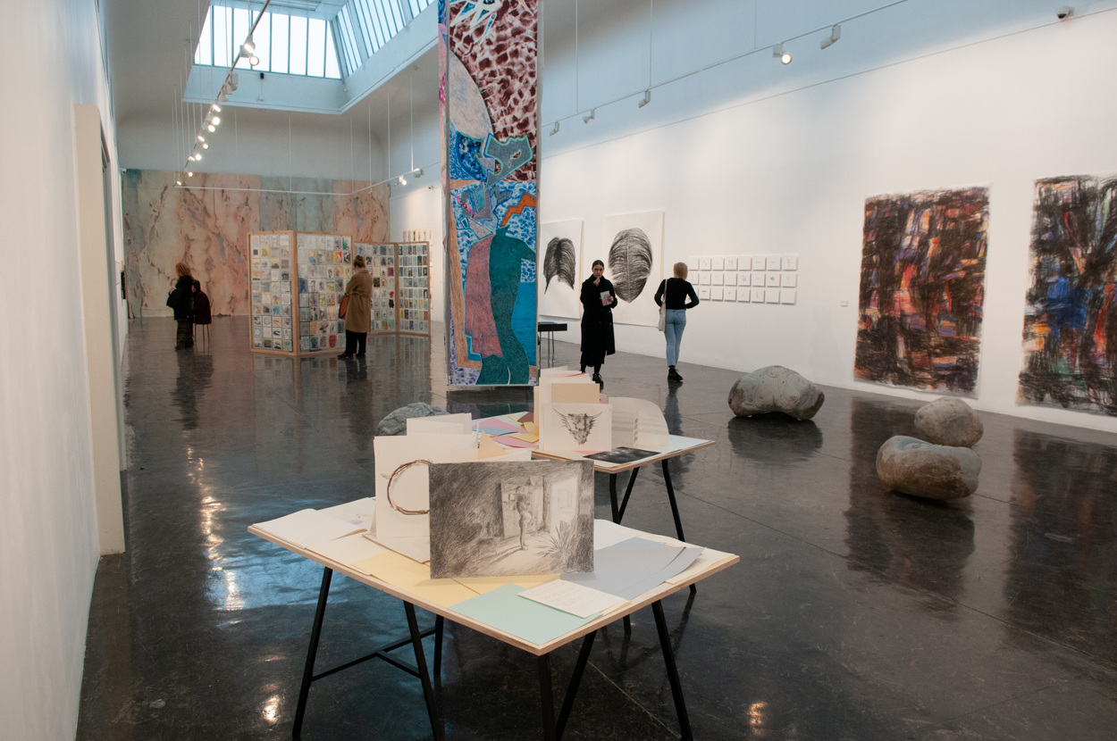 En åpning lignet en gang et øye - Anngjerd Rustand