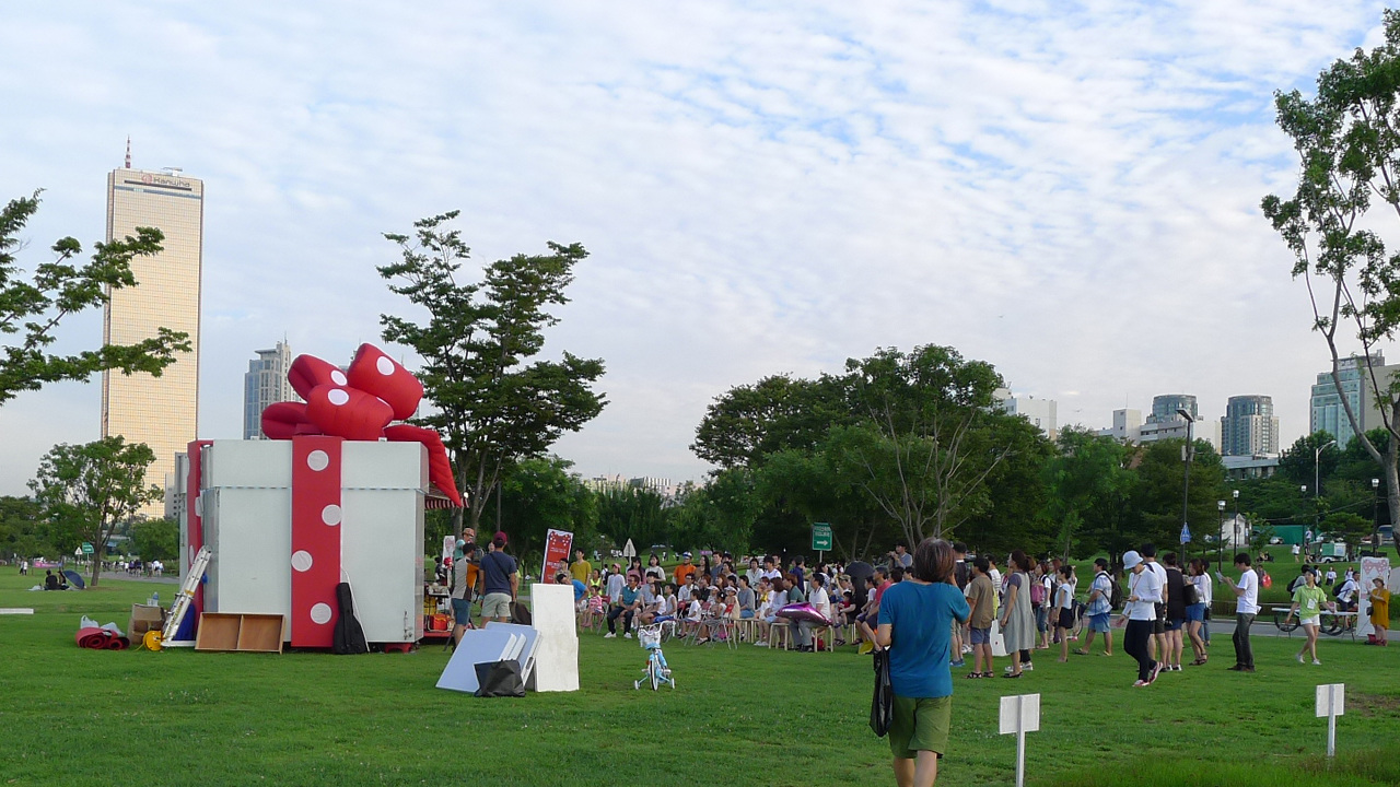 Wonder-Present - Studio BAF