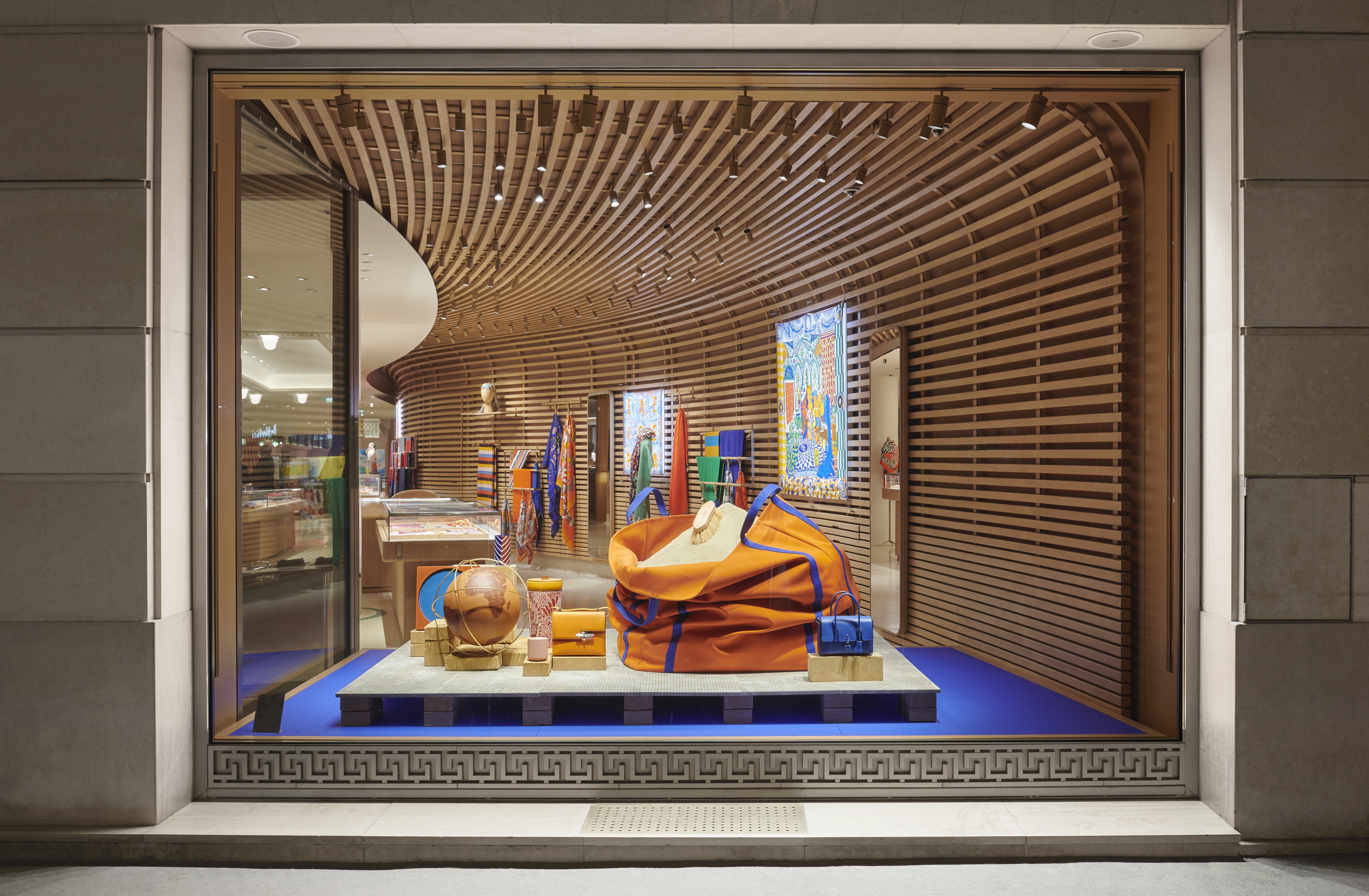 Hermès, Vitrines de Printemps Sèvres, 2021 - clemencelasagna