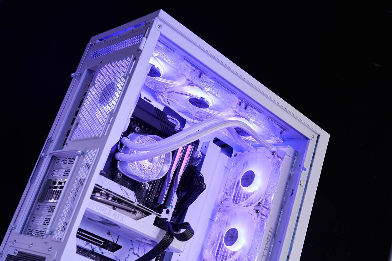 pc case and inter cooler (RGB led) - Take A Picture