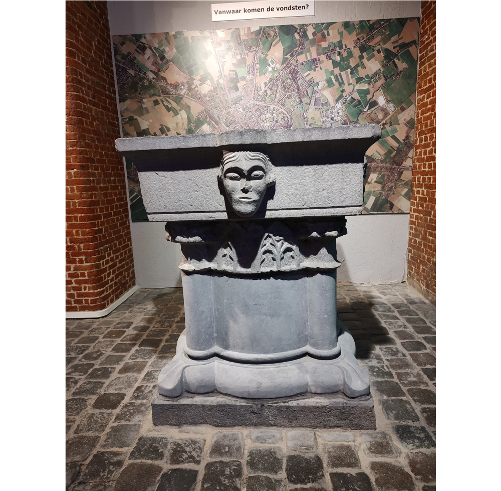 De doopvont van Rummen in ere hersteld - De Reensteen